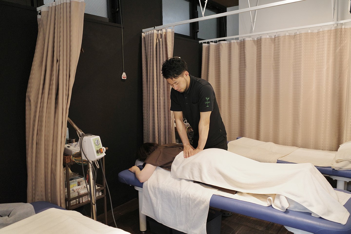 WA-roots - プロの手技とメディカルハーブで身も心も潤う。ハーバルカフェ×鍼灸マッサージ ｜ ことみせ